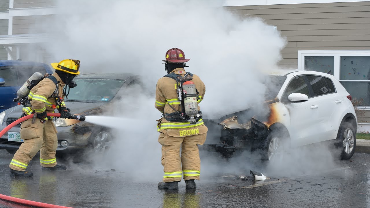 Dover, NH Fire Department Working at a Car Fire - YouTube