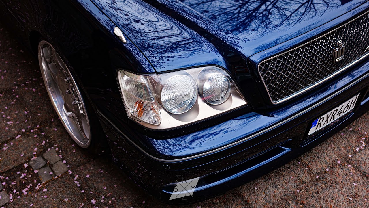 Toyota Crown cruising around i its low stance looking majestic! - YouTube