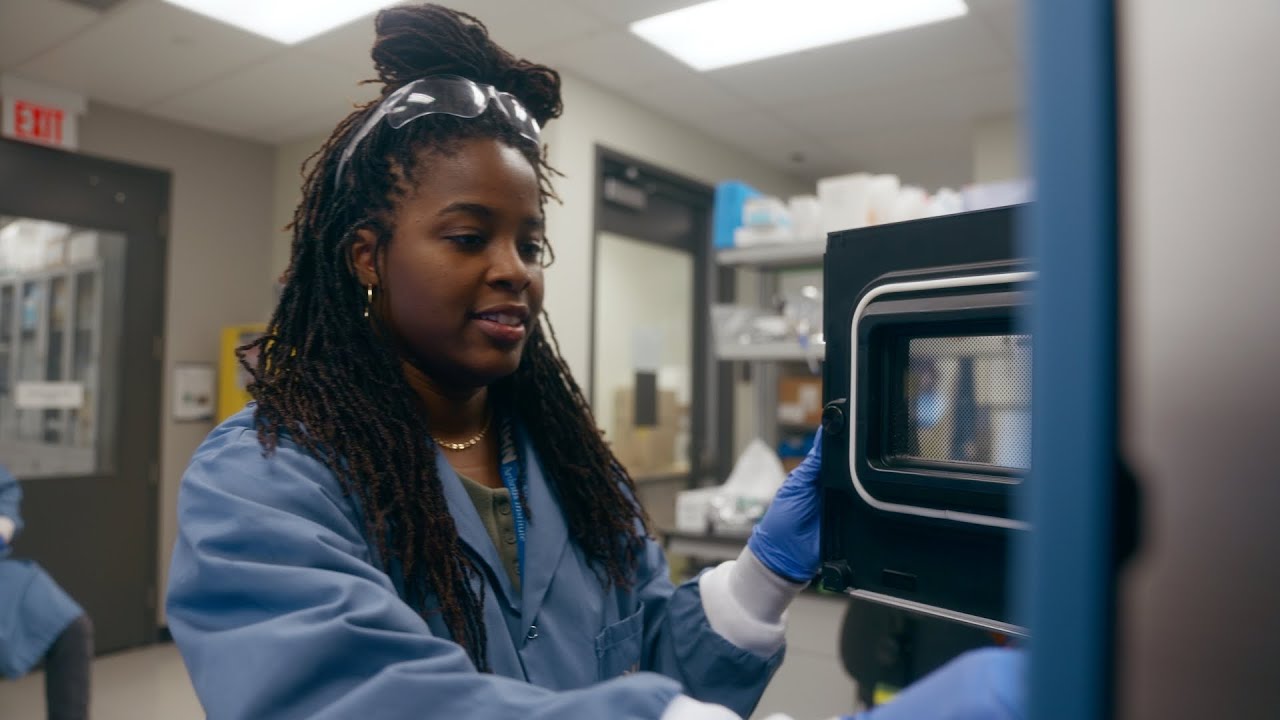 Dr. Nikita Looby studies some of the smallest molecules known to ...