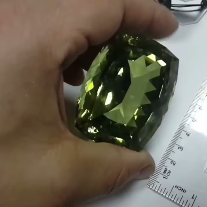 Оценка Уникального Берила (Гелиодора) Массой 545.5 Ct - YouTube