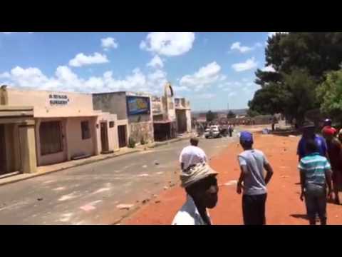 About 20 Gauteng Flying Squad vehicles on the R28 next to Mohlakeng ...