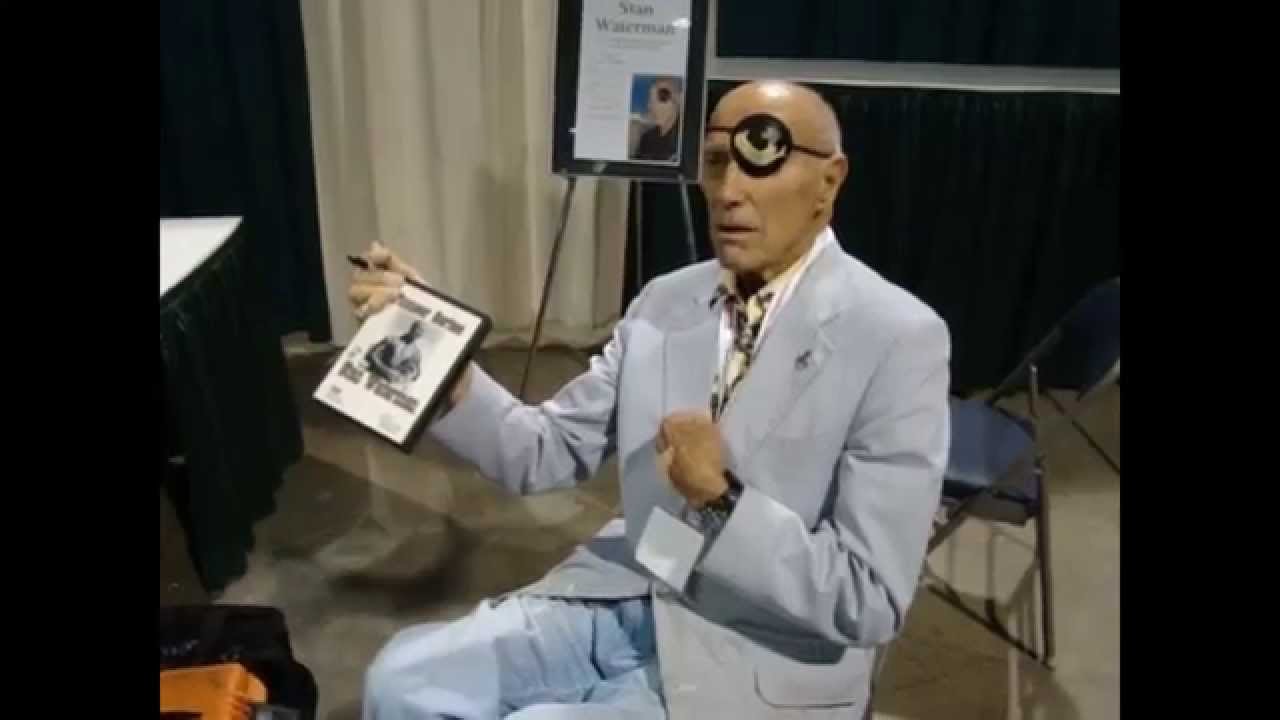 Stan Waterman Autograph Session - YouTube