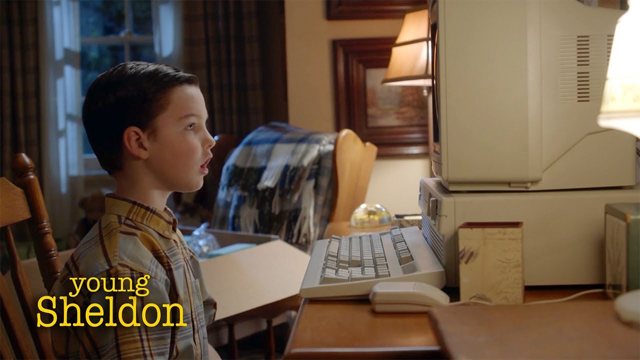 Sheldon's New Computer | Young Sheldon - YouTube