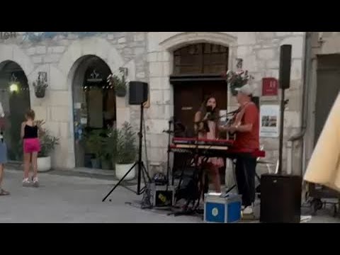 Singing with a Random Guy in France! Dreams by Fleetwood Mac Cover ...