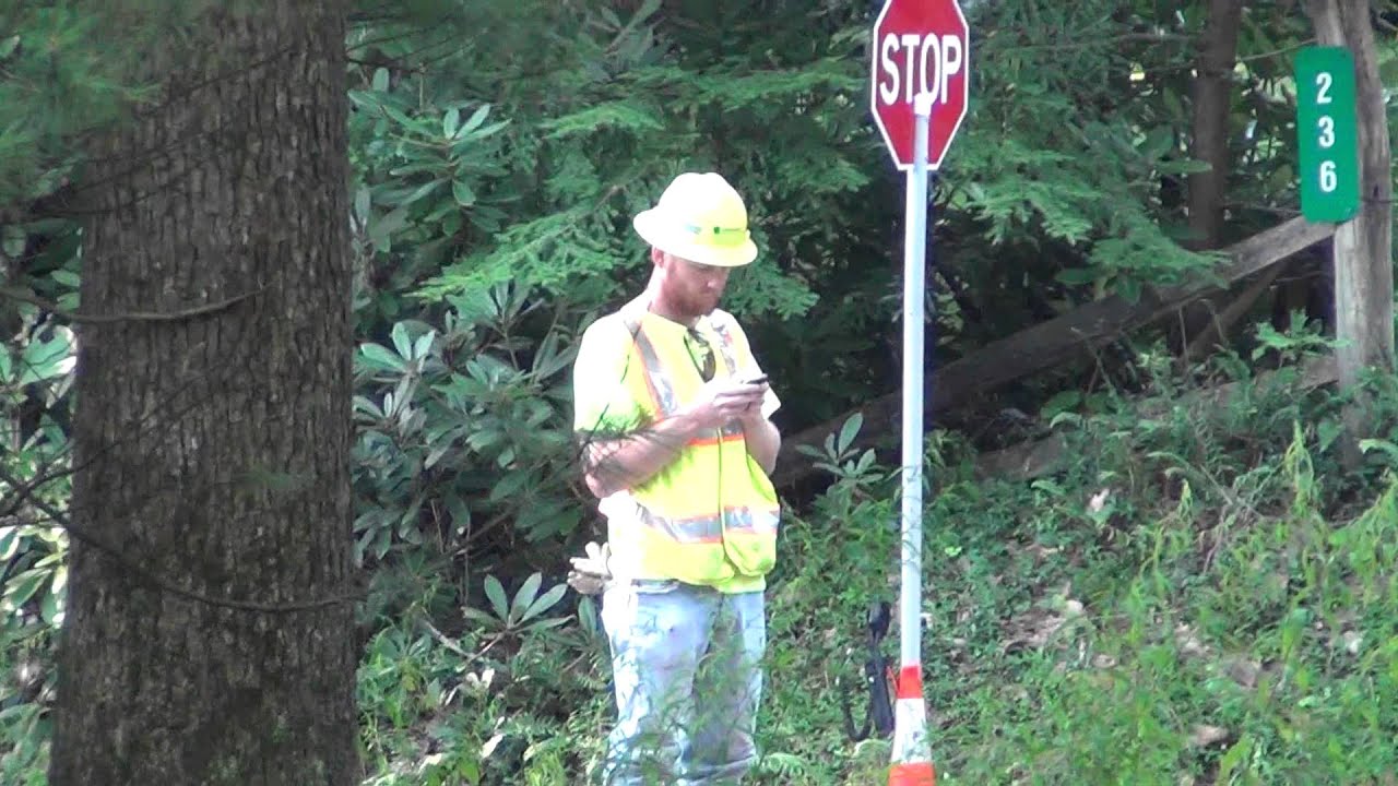 Lazy Penndot Flagman Texting - YouTube