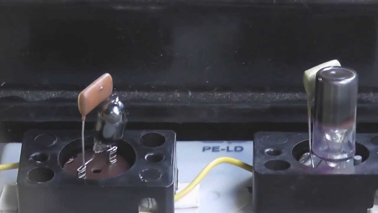 Fluro on MOT with two starters - YouTube