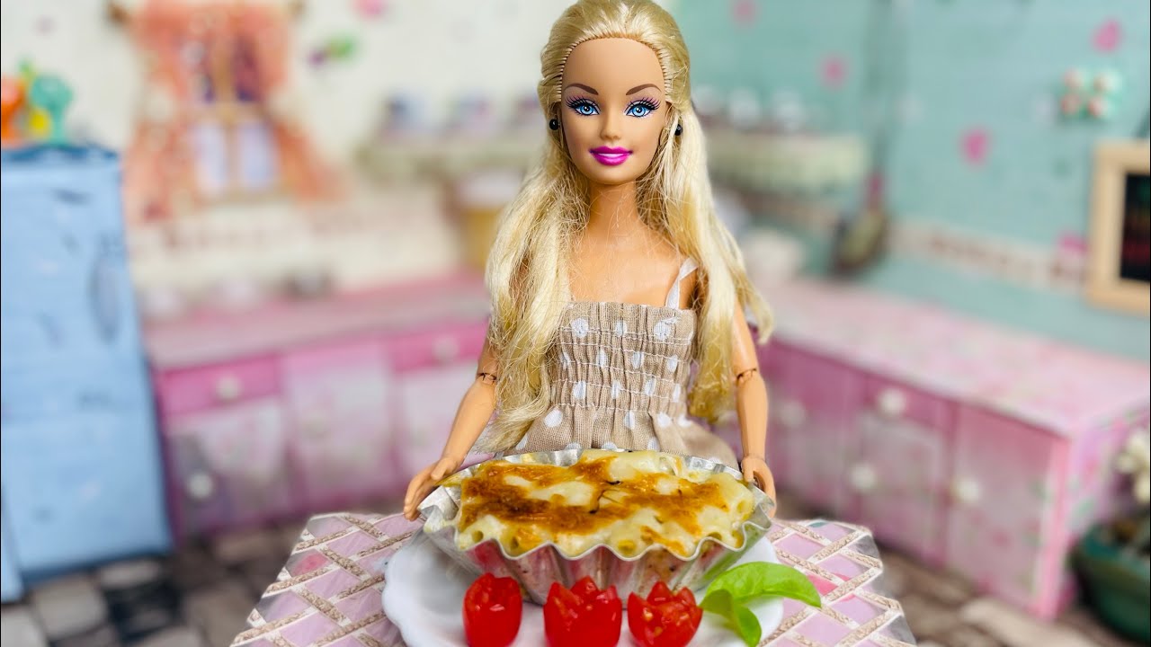 Barbie cooks lasagna in the real food kitchen with cooking sounds ♥️🫰🏻💕 ...