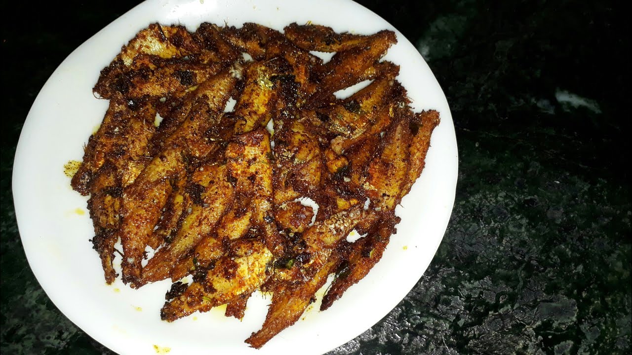 Bijiliya machli fry konkani style - YouTube