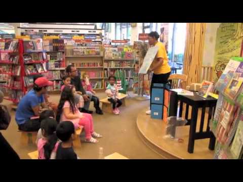 TNG sings Big Box, Little Box Jingle at Barnes and Noble - YouTube