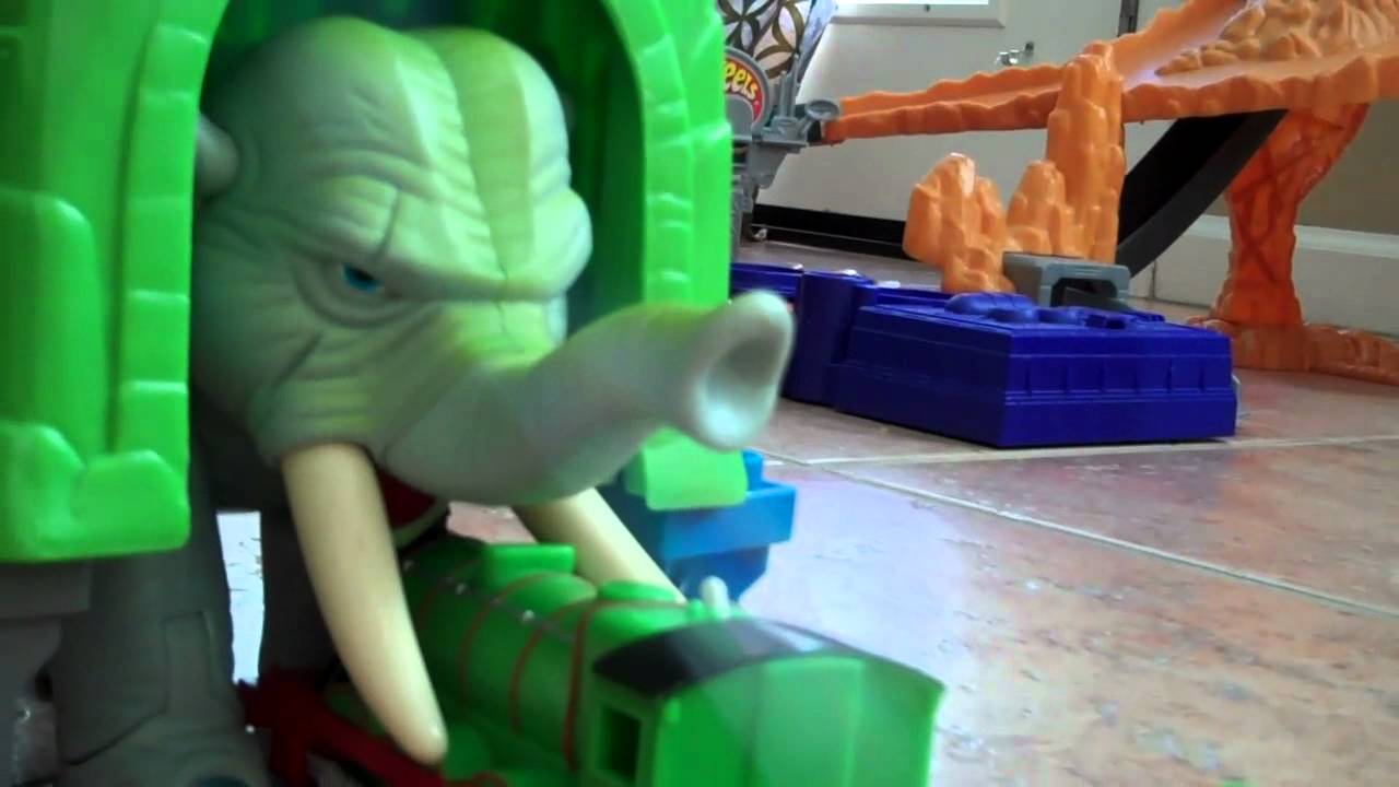 Imaginext Elephant vs. Henry the Train - YouTube