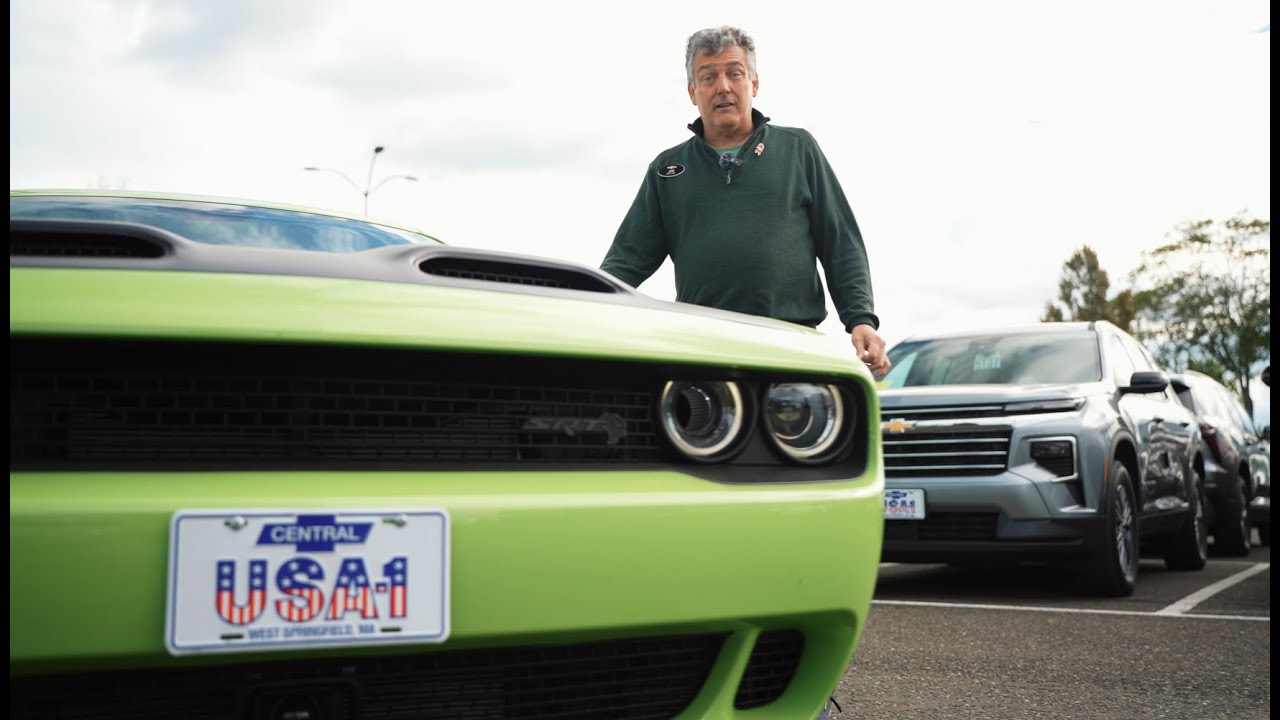 What Happens When a Racecar Driver Gets Behind the wheel of a Hellcat ...