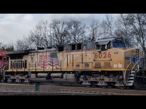 (UP 6026/hornshow) CN M397-31 • 2972 leads 3055 and UP 6026 through Carew - YouTube