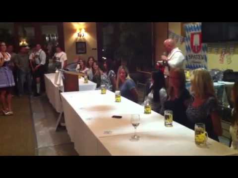 Girls Beer Chug-Oktoberfest.mov - YouTube