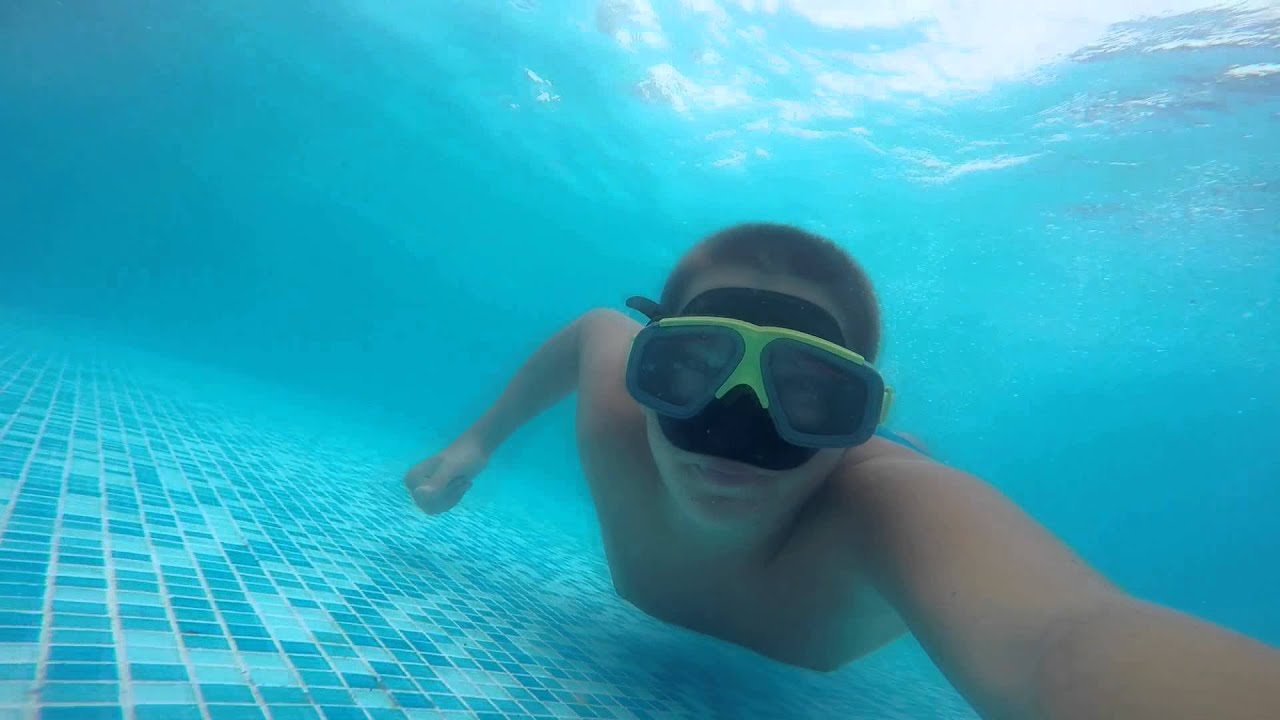 Underwater with GoPro Hero 4 - YouTube