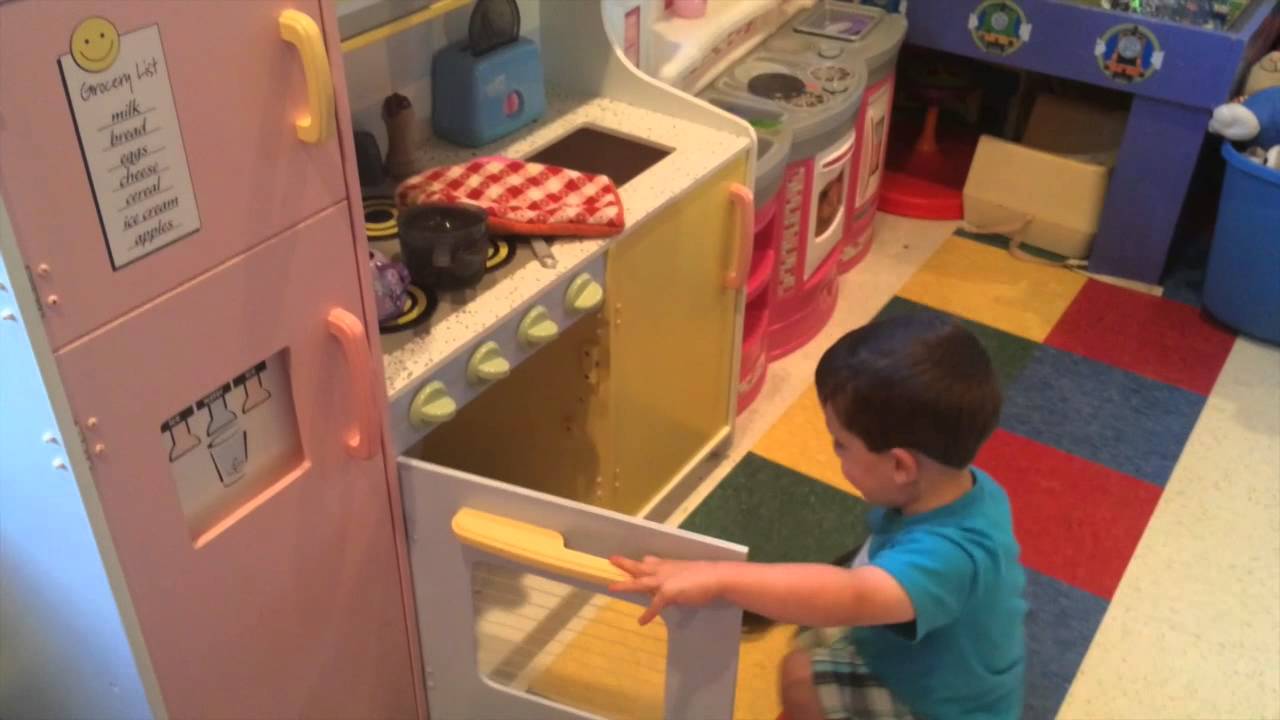 Cookin' with Nate in the Ronald McDonald House Kitchen! - YouTube