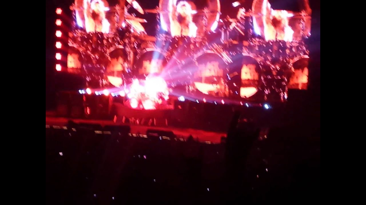 Black Sabbath live Supernaut into Drum Solo - YouTube