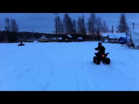 Mini skoter och fyrhjuling på första snön! - YouTube