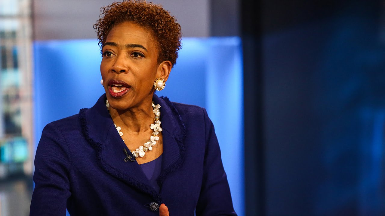 How Being a Woman of Color in Business Is an Advantage | Fortune - YouTube