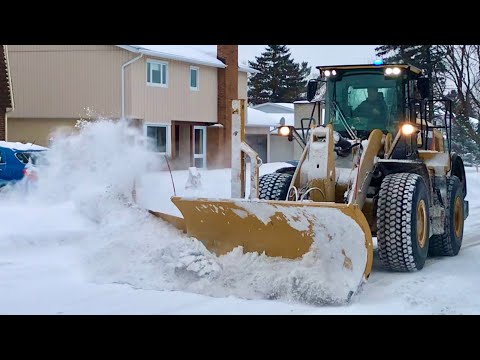 Snow Removal Ottawa CAT 950M Loader Plowing Snow with Wing - YouTube