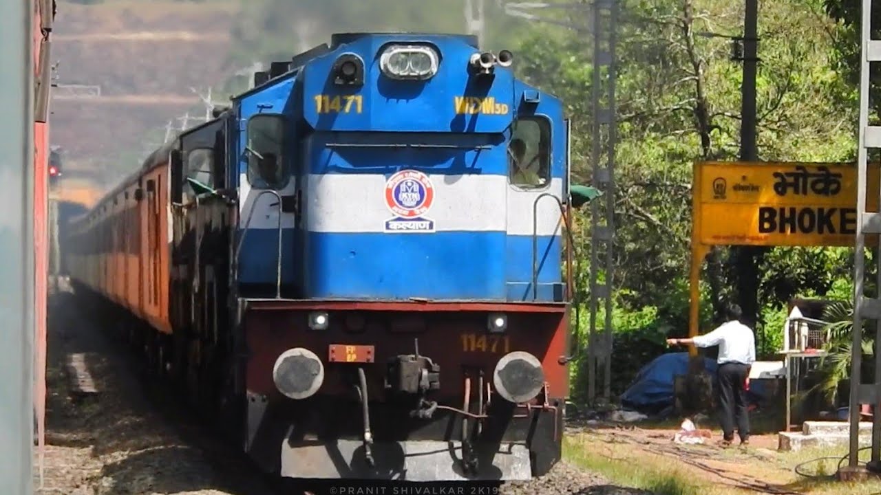 India's First Tejas Express Complete 3 Years Service - YouTube