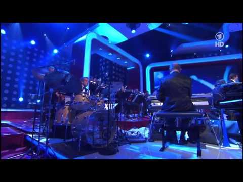 Lena Meyer-Landrut - Satellite & Touch A New Day (Medley)