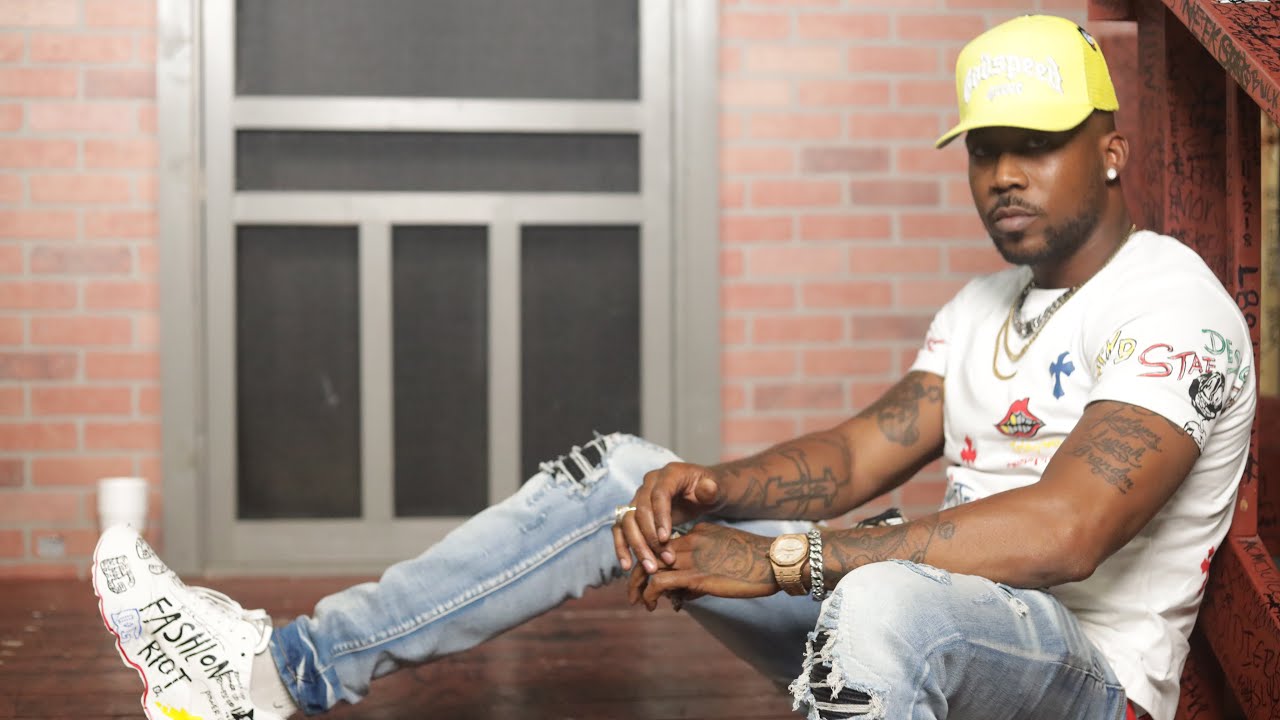 Solo B Motto Explains How He Fell Off The Porch, Why He Doesn’t Do Many ...