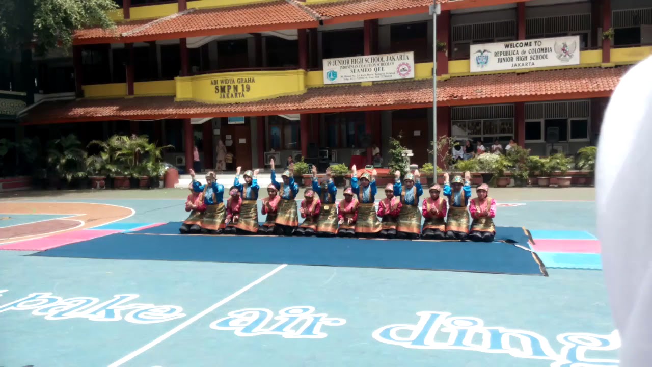 Tari Saman - SMP negeri 12 Jakarta - YouTube