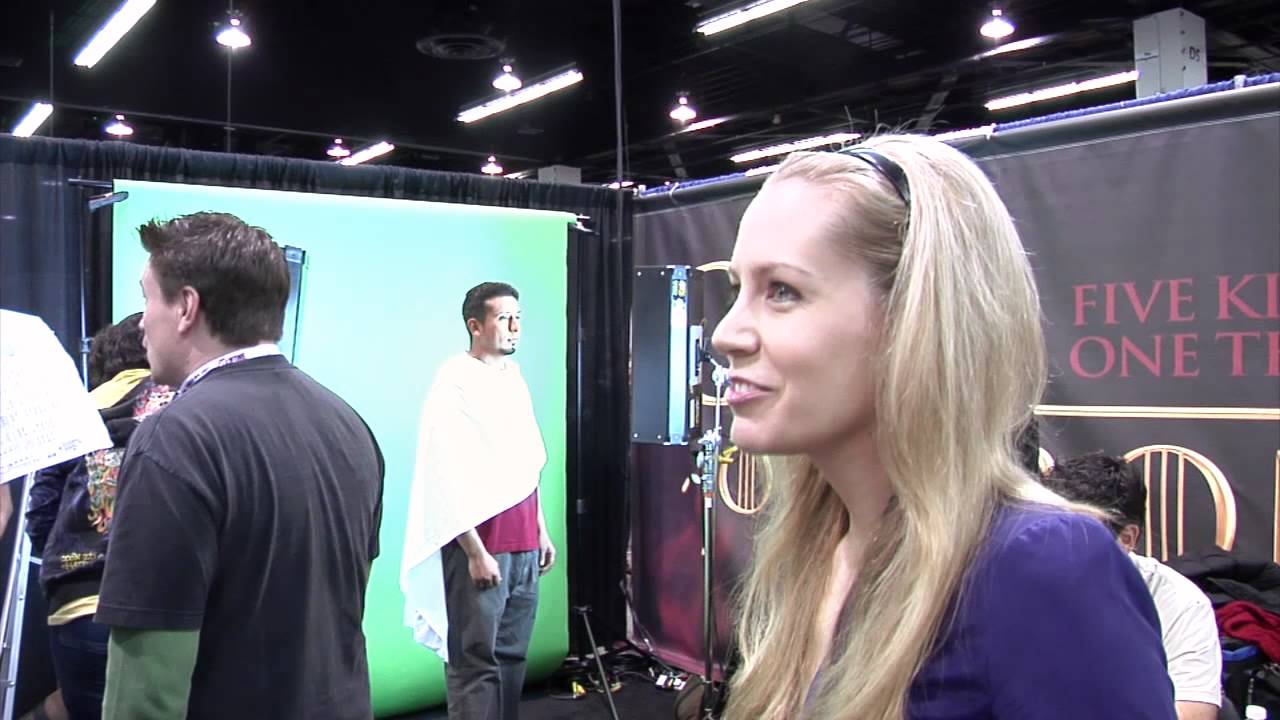 IdeateTV host Lindsey Santefort gets staked - Wondercon 2012 - YouTube