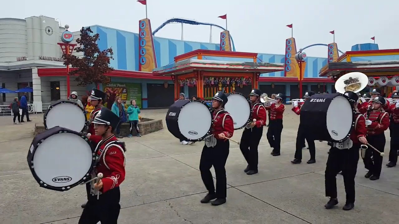 Holly HS Broncho Marching Band performing at Cedar Point 2019 - YouTube