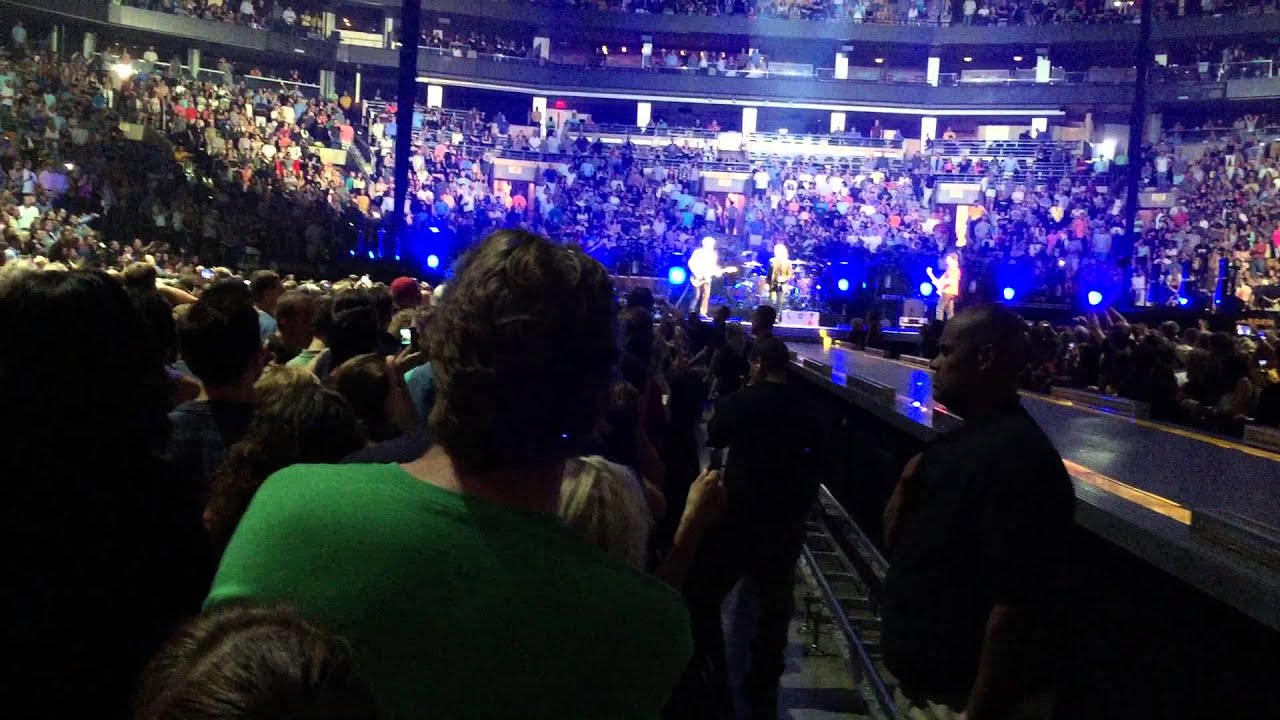 U2 Boston Final Night ie Tour 40 Bono Spotlight Band exit stage to ...