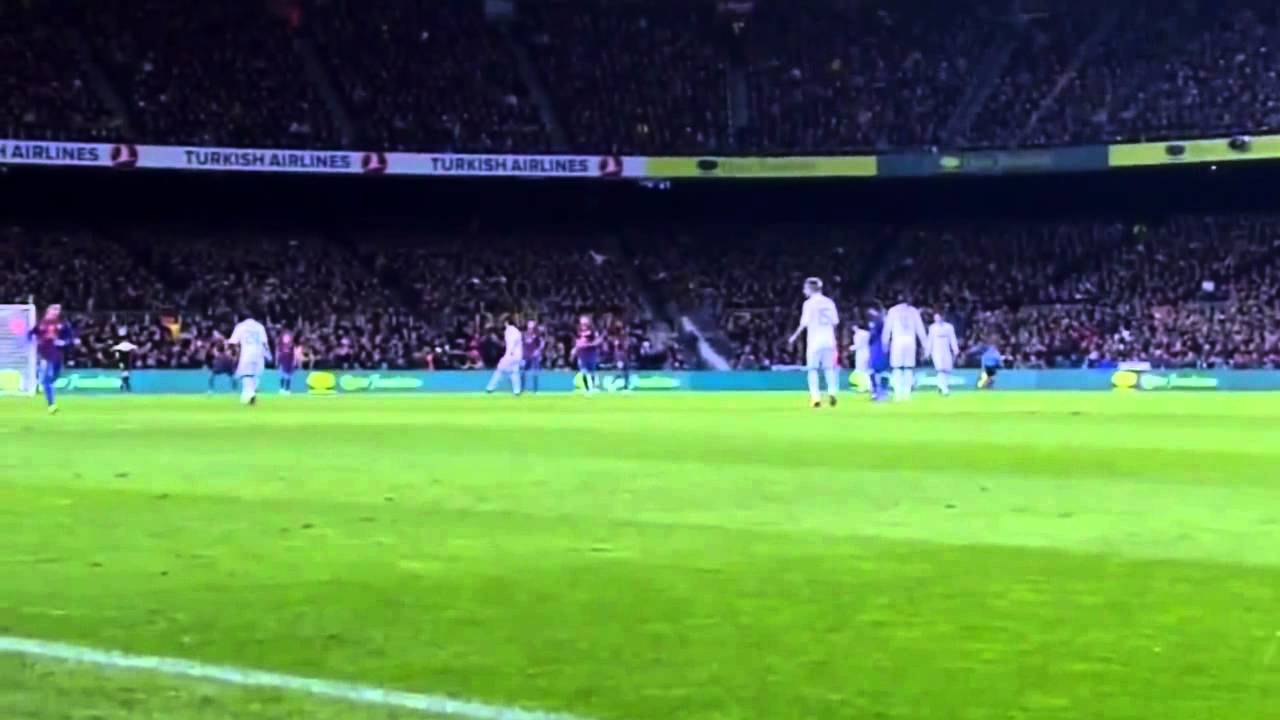 Mesut Özil Terrific Shot! against Barça - YouTube