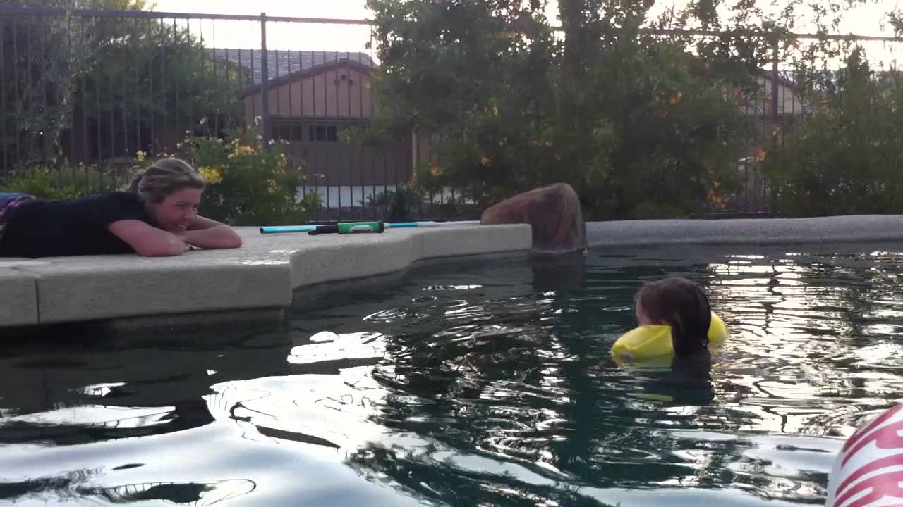 Ella swimming on her own, different angle. - YouTube