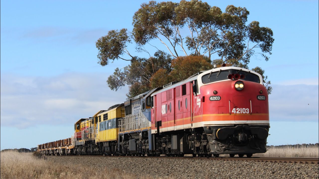 5 Loco Lashup on ARTC’s Rail Train! ARTC/SSR’S 7M41V Rail train ! - YouTube