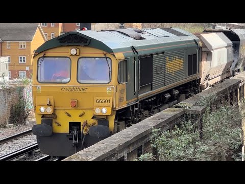 ғʀᴇɪɢʜᴛ ᴛʀᴀɪɴ - DB 66040 [crossover] Freightliner 66501 - YouTube