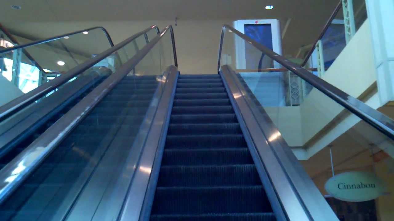 The Cool Springs Galleria escalator April 28,2012 - YouTube