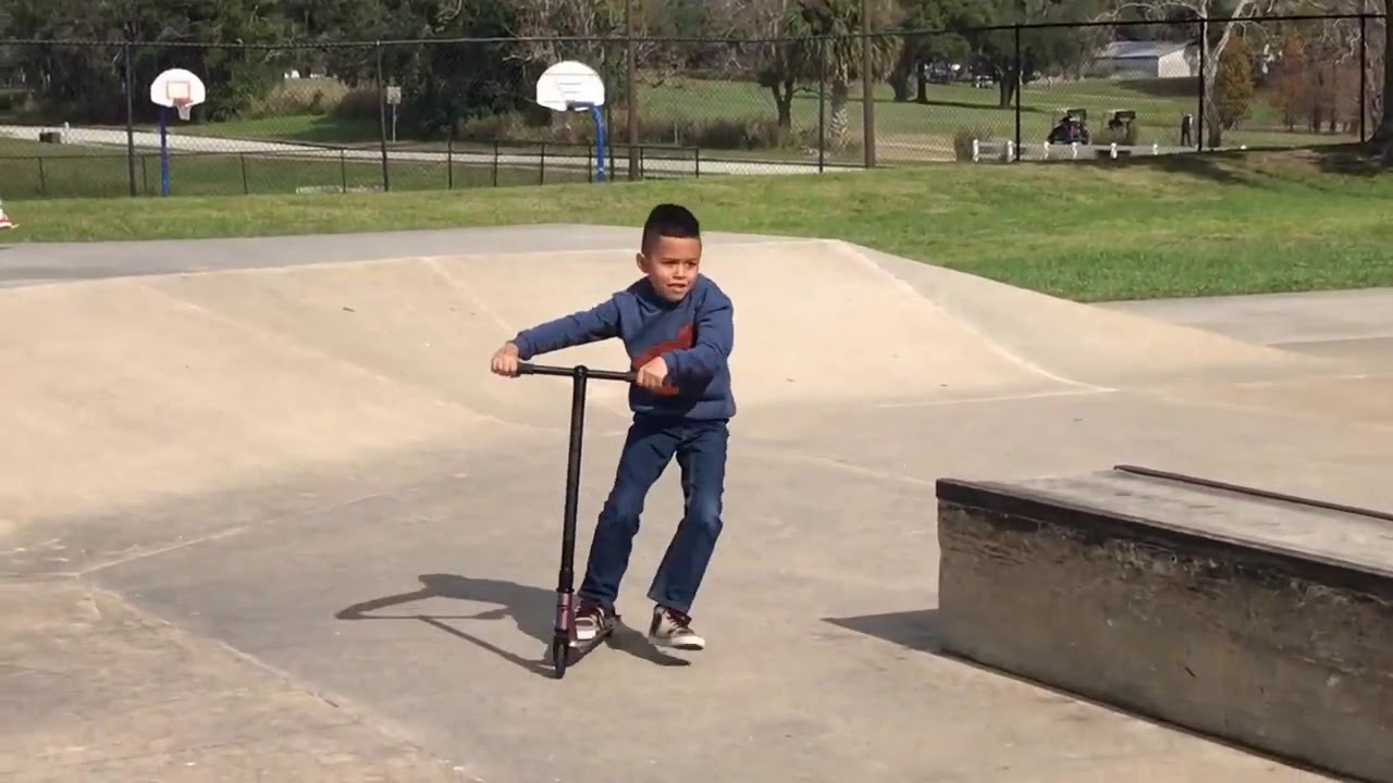 born to be a sport boy l Scootering l - YouTube