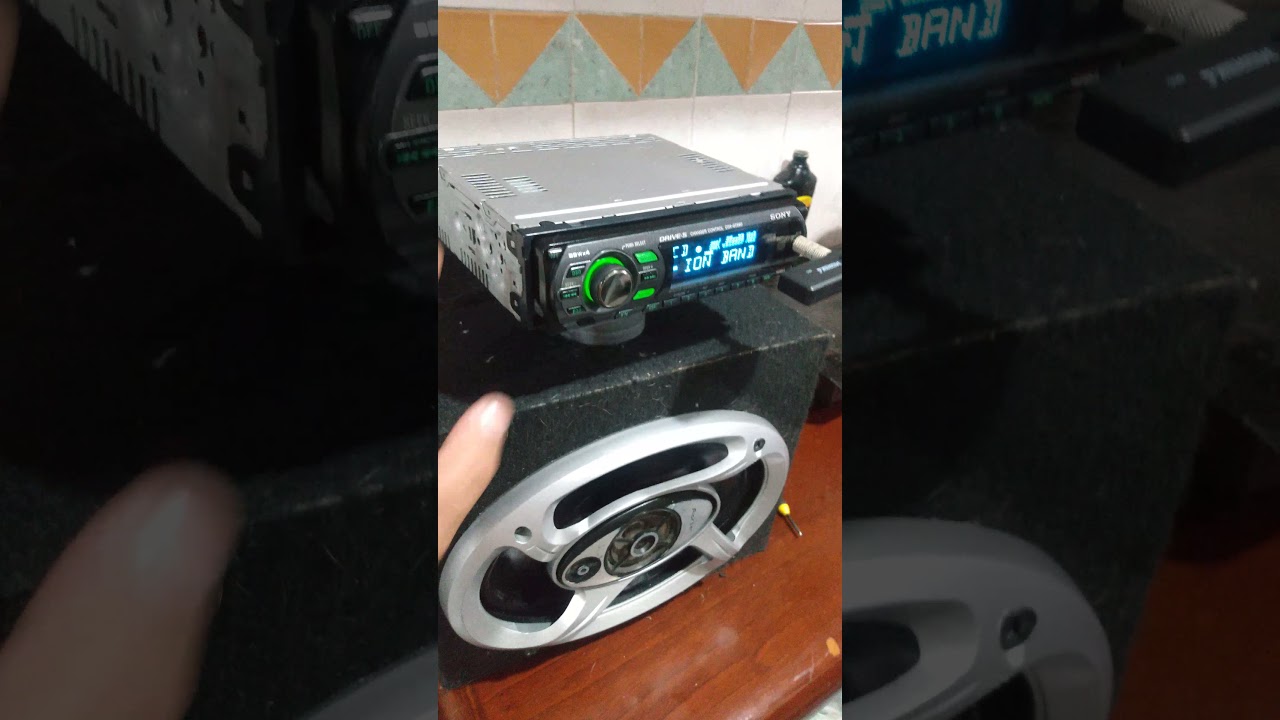 SONY XPLOD CDX-GT500 CD MP3 AUX RADIO AM FM CAMALEON VERDE ROJO 3 PARES ...