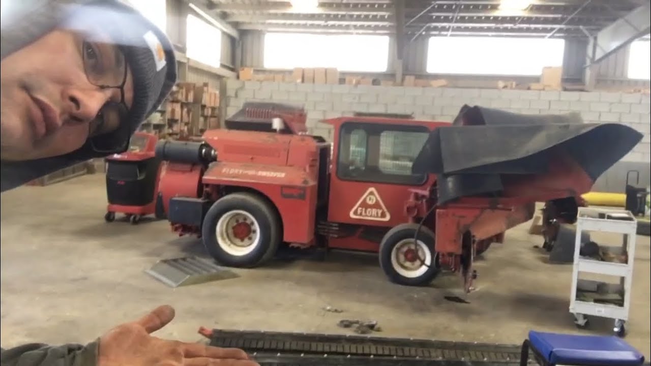 How to change Flory Heavy Duty Sweeper sweeper arm - YouTube