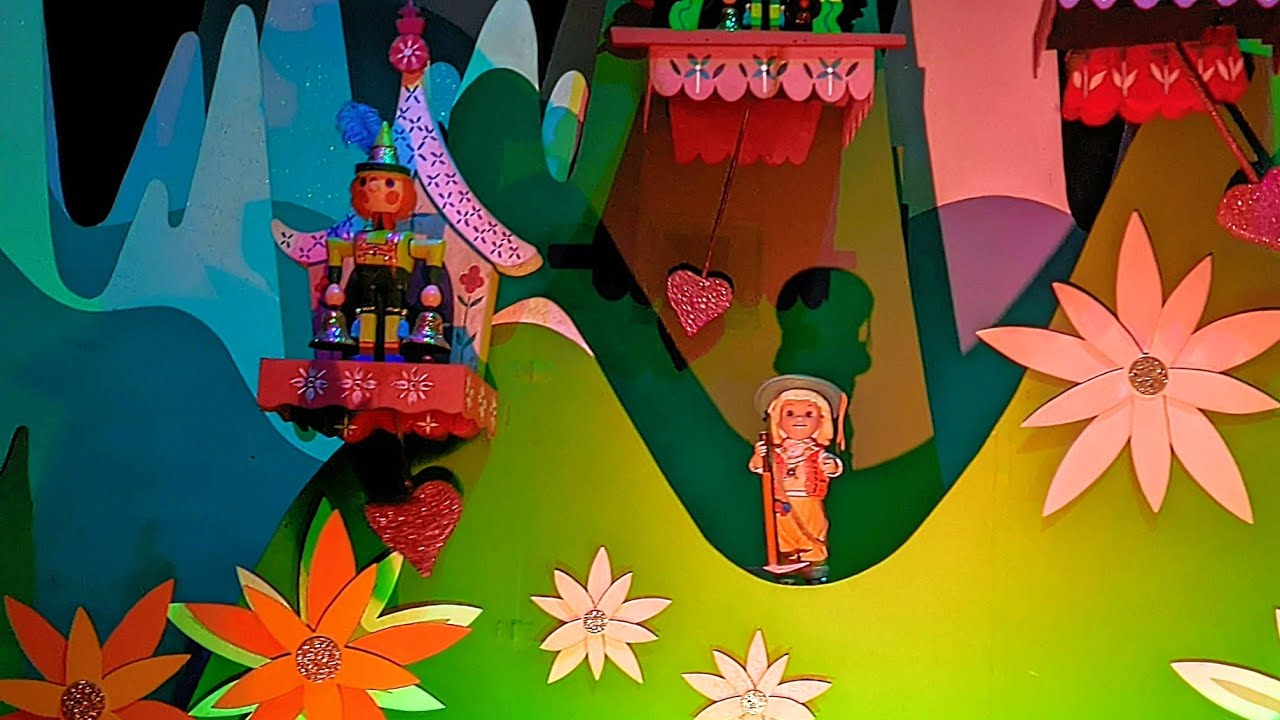 "it's a small world" Disneyland Swiss Yodeler & Bells 10 minute loop ...