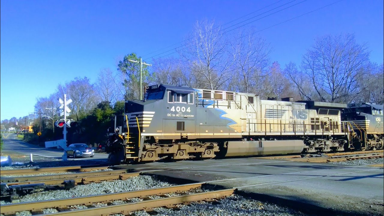 NS Intermodal Train 213 headed Southbound With NS 4004 in the lead ...