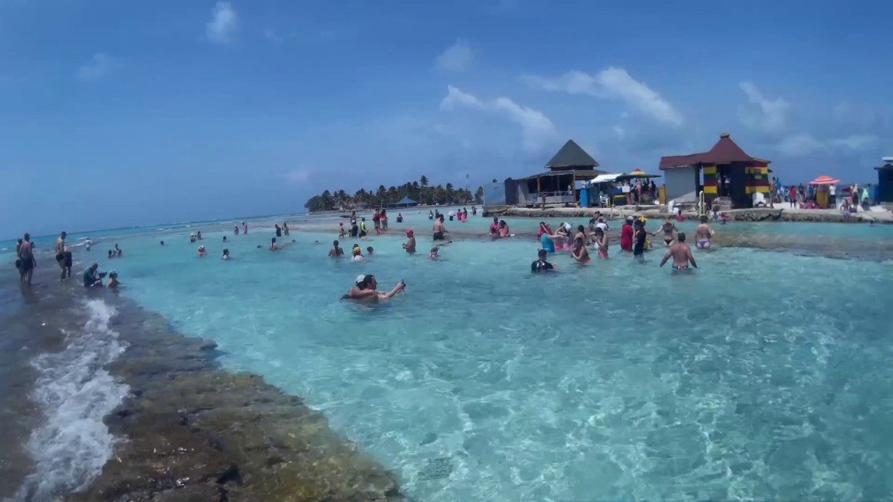 Vista desde el arrecife en la Piscinita o El Acuario (Rose Cay), San ...