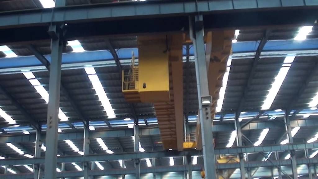 Overhead crane under operation - YouTube