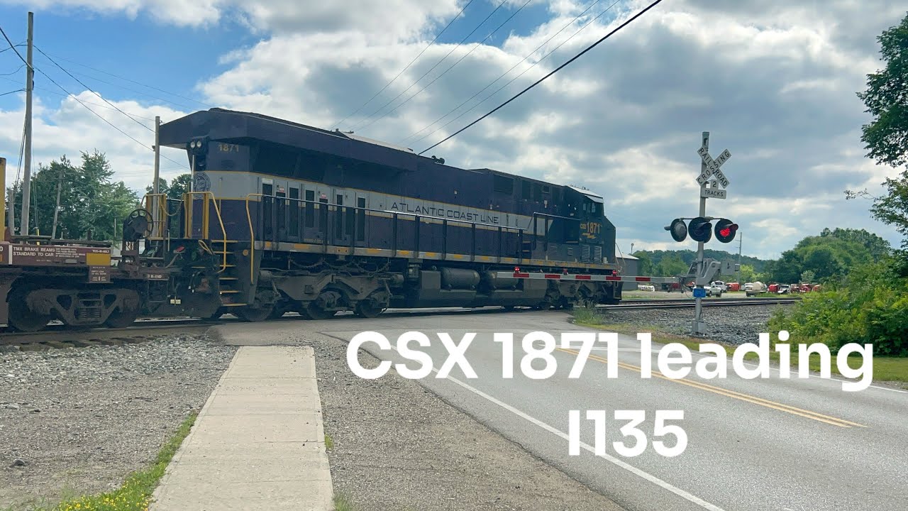 CSX I135 with 1871 ACL unit leading - YouTube
