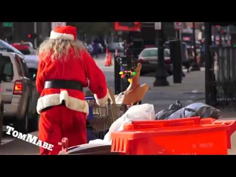 Homeless Santa Gives Amazing Gift! - YouTube