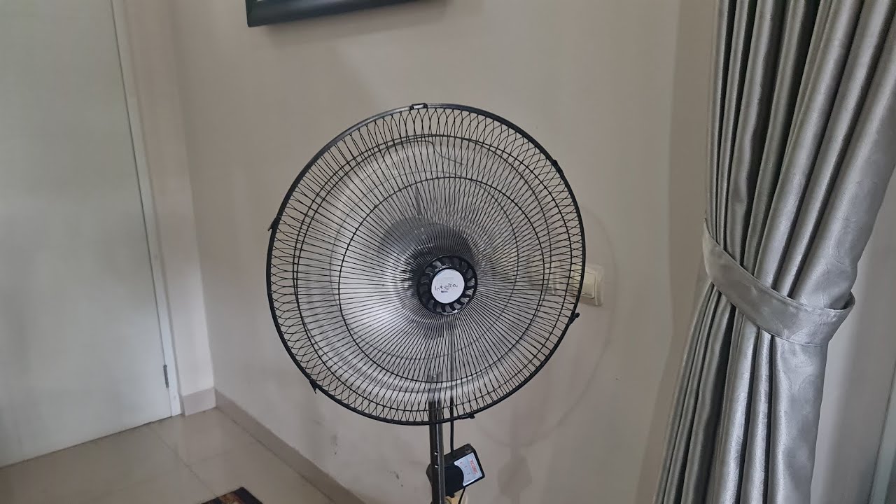 Testing out Mikolite fan blades with a Trisonic motor - YouTube