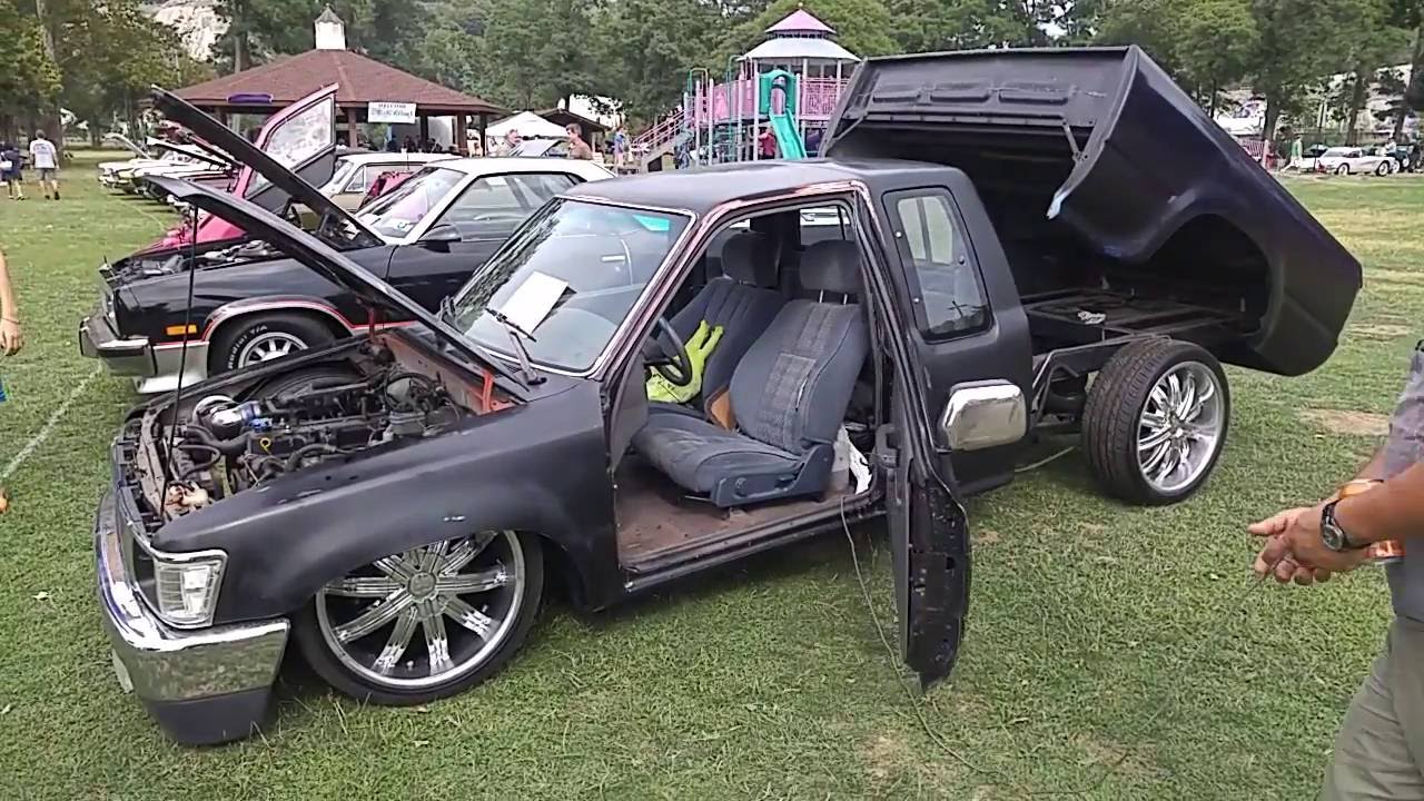 1989 Toyota Hilux Pickup Lowrider - YouTube