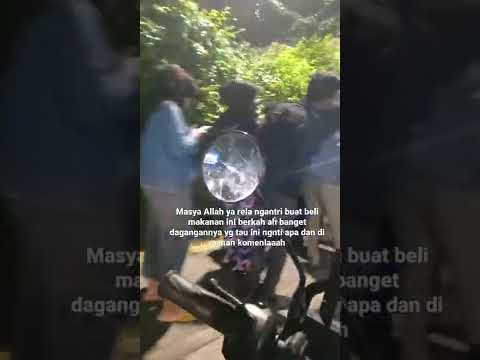 jajan enak masyaallah sampe sntri II ada di sumur batu depan SMP 228 ENAK KENYEL DAN RASA BUMBUNYA
