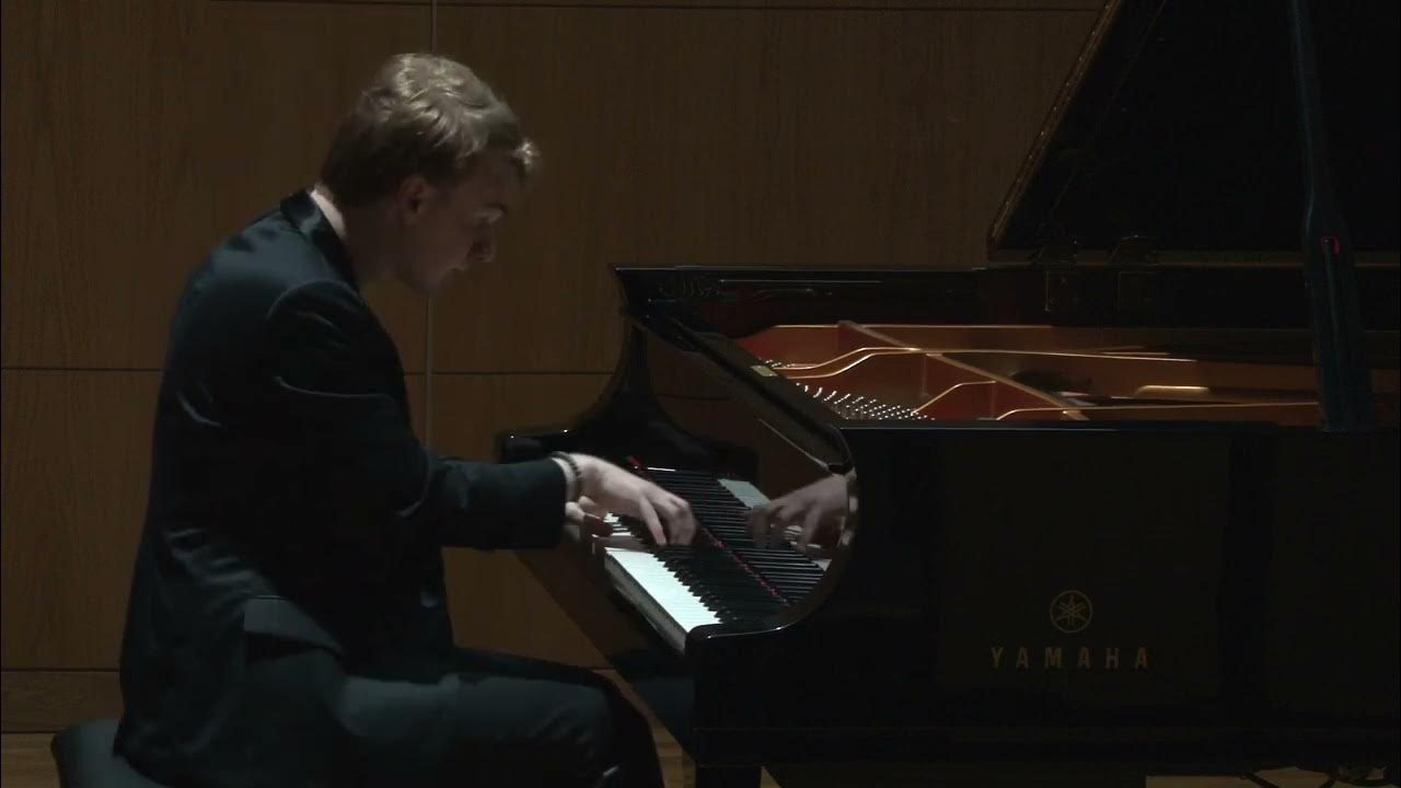 CLAUDE DEBUSSY: Douze Études, VIII. pour les agréments - YouTube