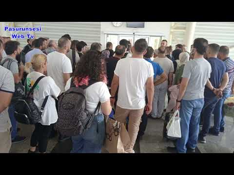 Türk Hava Yolları, kapı arızalı diyerek yolcuların bir kısmını uçağa almadı