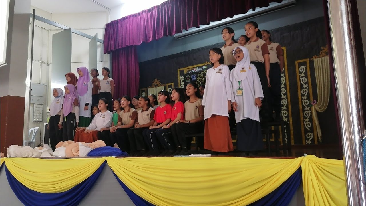 Persembahan Koir Sekolah SK Assunta 2M Pimpinan Pn Chin Nyok Lan - YouTube